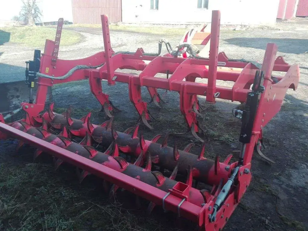 Pług dłutowy Maschio Attila 300/7 | korbanek.pl