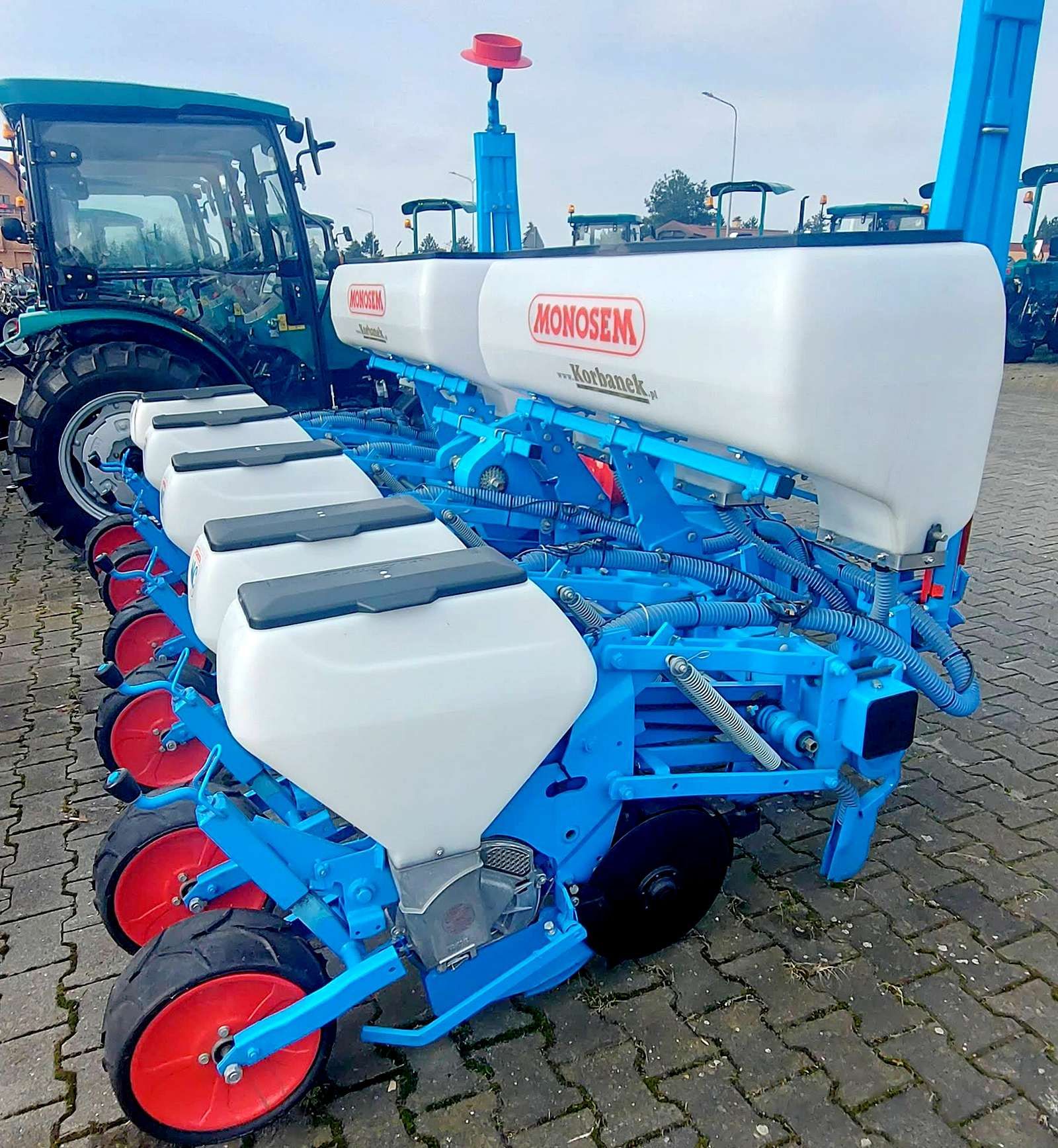Siewnik punktowy do kukurydzy 6-rzędowy Monosem NC Classic | korbanek.pl